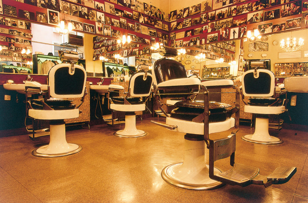 An institution in Milan since 1904 - Antica Barbieria Colla Shop